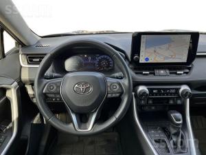 Grey Toyota RAV4 2023 in Riga, with an engine capacity of 2.00 L and mileage of 33 thousand km for 31990 €, photo 10 on AUTOMOTO.COM.LV