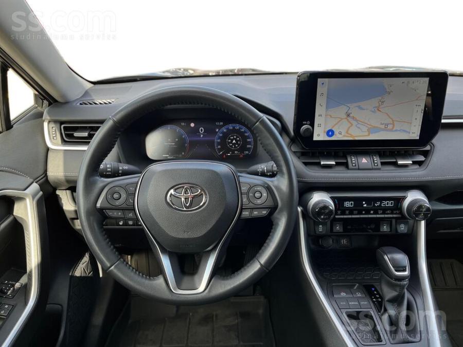 Grey Toyota RAV4 2023 in Riga, with an engine capacity of 2.00 L and mileage of 33 thousand km for 31990 €, photo 10 on AUTOMOTO.COM.LV