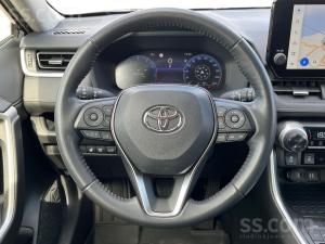 Grey Toyota RAV4 2023 in Riga, with an engine capacity of 2.00 L and mileage of 33 thousand km for 31990 €, photo 13 on AUTOMOTO.COM.LV
