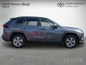 Grey Toyota RAV4 2023 in Riga, with an engine capacity of 2.00 L and mileage of 33 thousand km for 31990 €, photo 24 on AUTOMOTO.COM.LV