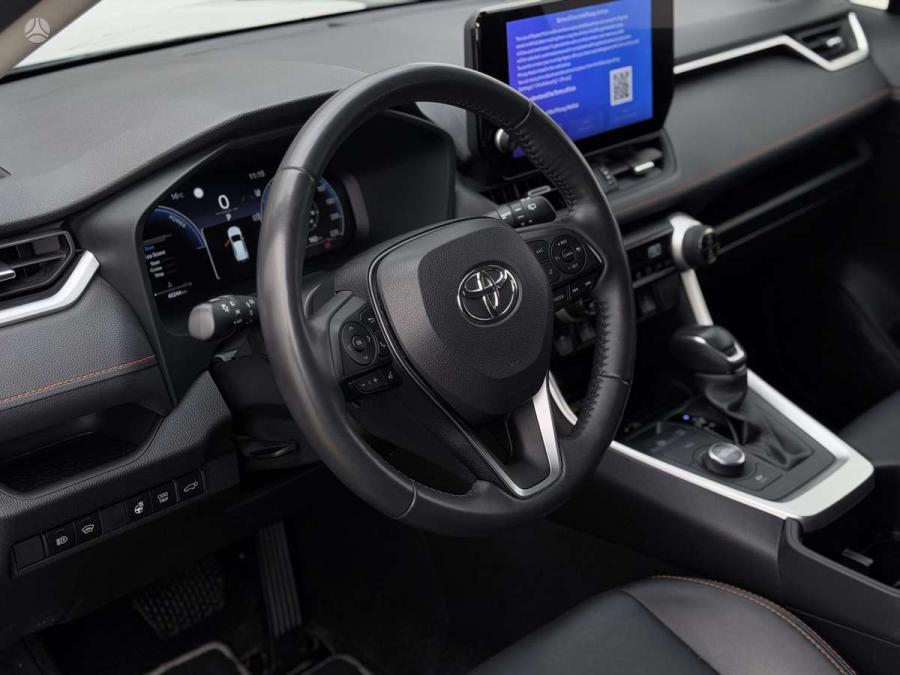 Pelēks Toyota RAV4 2023 Viļņa, ar dzinēja tilpumu 2.49 L un nobraukumu 45 tūkst. km par 35990 €, foto 10 vietnē AUTOMOTO.COM.LV