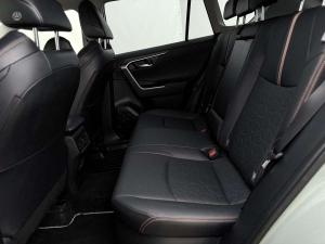 Pelēks Toyota RAV4 2023 Viļņa, ar dzinēja tilpumu 2.49 L un nobraukumu 45 tūkst. km par 35990 €, foto 12 vietnē AUTOMOTO.COM.LV