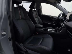 Pelēks Toyota RAV4 2023 Viļņa, ar dzinēja tilpumu 2.49 L un nobraukumu 45 tūkst. km par 35990 €, foto 16 vietnē AUTOMOTO.COM.LV