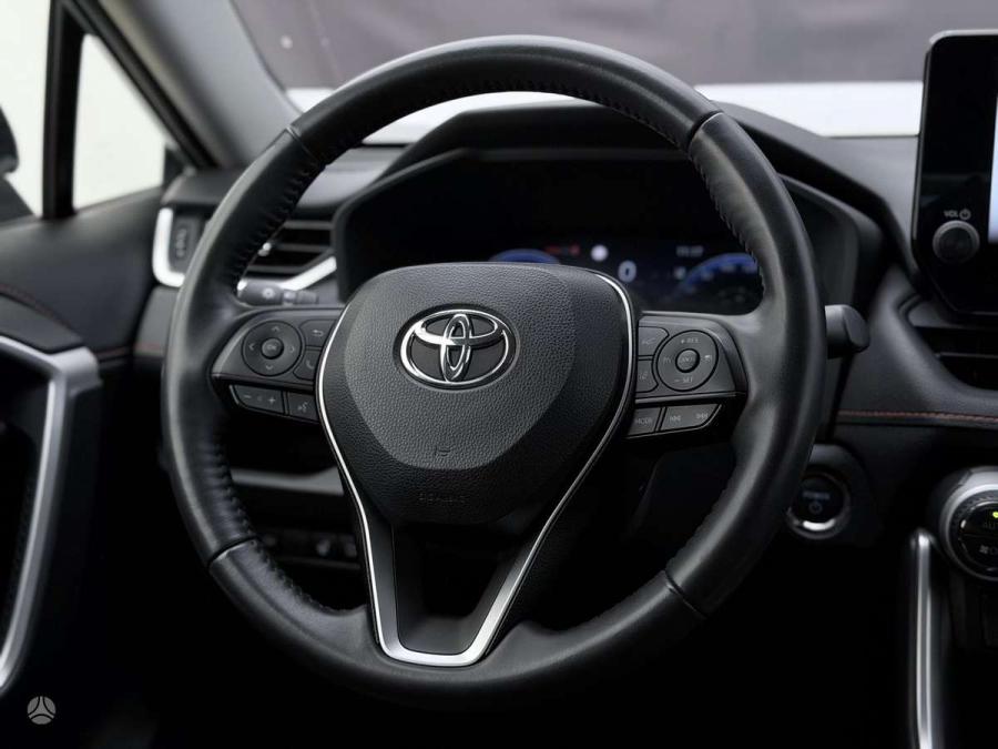Pelēks Toyota RAV4 2023 Viļņa, ar dzinēja tilpumu 2.49 L un nobraukumu 45 tūkst. km par 35990 €, foto 20 vietnē AUTOMOTO.COM.LV