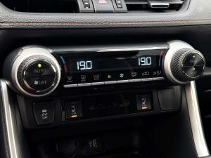 Pelēks Toyota RAV4 2023 Viļņa, ar dzinēja tilpumu 2.49 L un nobraukumu 45 tūkst. km par 35990 €, foto 27 vietnē AUTOMOTO.COM.LV
