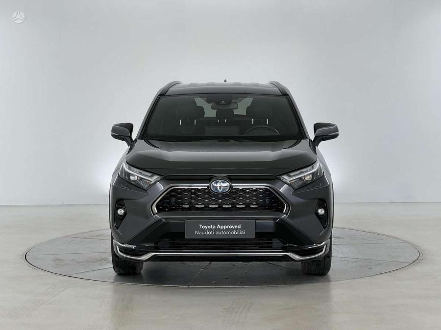 Pelēks Toyota RAV4 2023 Viļņa, ar dzinēja tilpumu 2.49 L un nobraukumu 69 tūkst. km par 39000 €, foto 6 vietnē AUTOMOTO.COM.LV