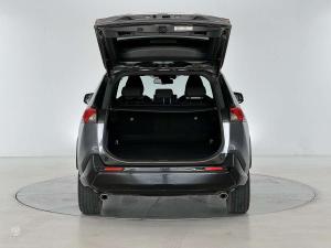Pelēks Toyota RAV4 2023 Viļņa, ar dzinēja tilpumu 2.49 L un nobraukumu 69 tūkst. km par 39000 €, foto 11 vietnē AUTOMOTO.COM.LV