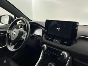 Pelēks Toyota RAV4 2023 Viļņa, ar dzinēja tilpumu 2.49 L un nobraukumu 69 tūkst. km par 39000 €, foto 15 vietnē AUTOMOTO.COM.LV