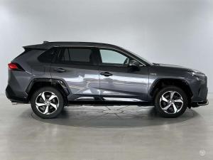 Pelēks Toyota RAV4 2023 Viļņa, ar dzinēja tilpumu 2.49 L un nobraukumu 69 tūkst. km par 39000 €, foto 17 vietnē AUTOMOTO.COM.LV