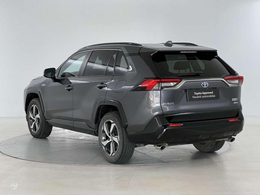 Pelēks Toyota RAV4 2023 Viļņa, ar dzinēja tilpumu 2.49 L un nobraukumu 69 tūkst. km par 39000 €, foto 18 vietnē AUTOMOTO.COM.LV