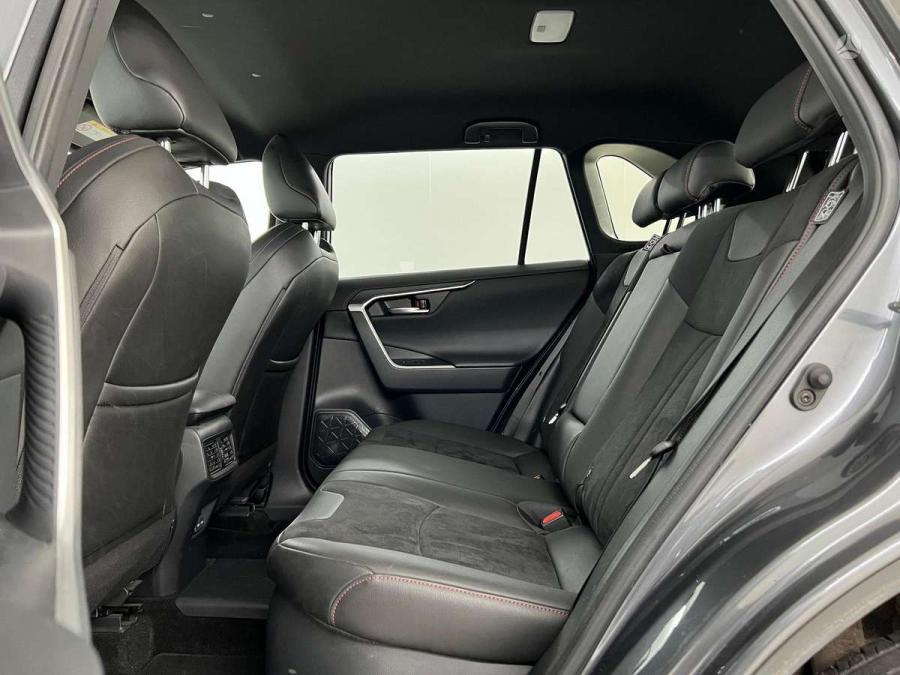 Pelēks Toyota RAV4 2023 Viļņa, ar dzinēja tilpumu 2.49 L un nobraukumu 69 tūkst. km par 39000 €, foto 20 vietnē AUTOMOTO.COM.LV