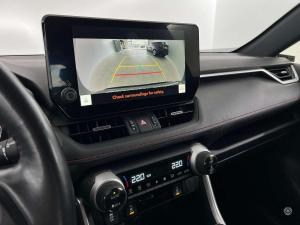 Pelēks Toyota RAV4 2023 Viļņa, ar dzinēja tilpumu 2.49 L un nobraukumu 69 tūkst. km par 39000 €, foto 25 vietnē AUTOMOTO.COM.LV