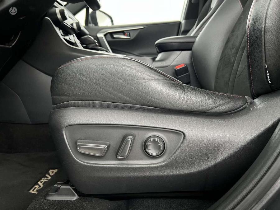 Pelēks Toyota RAV4 2023 Viļņa, ar dzinēja tilpumu 2.49 L un nobraukumu 69 tūkst. km par 39000 €, foto 26 vietnē AUTOMOTO.COM.LV