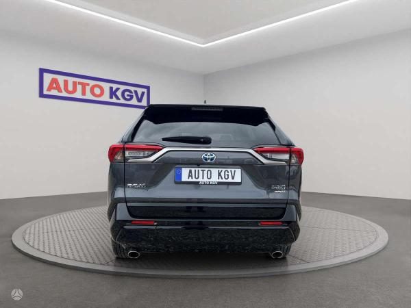 Grey Toyota RAV4 2023 in Kaunas, with an engine capacity of 2.50 L and mileage of 89 thousand km for 32999 €, photo 5 on AUTOMOTO.COM.LV