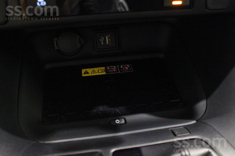 Grey Toyota RAV4 2023 in Riga, with an engine capacity of 2.50 L and mileage of 81 thousand km for 31500 €, photo 22 on AUTOMOTO.COM.LV