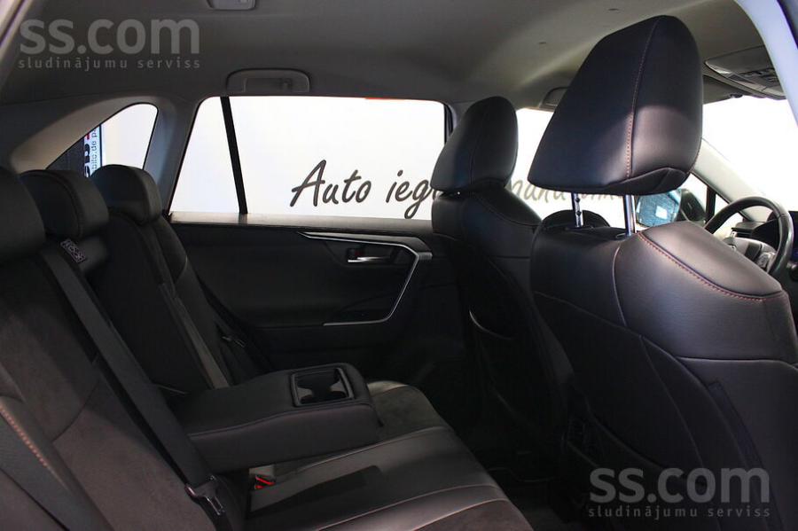 Grey Toyota RAV4 2023 in Riga, with an engine capacity of 2.50 L and mileage of 81 thousand km for 31500 €, photo 27 on AUTOMOTO.COM.LV