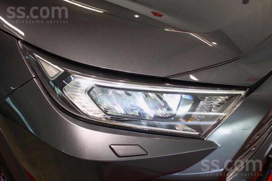 Grey Toyota RAV4 2023 in Riga, with an engine capacity of 2.50 L and mileage of 81 thousand km for 31500 €, photo 33 on AUTOMOTO.COM.LV