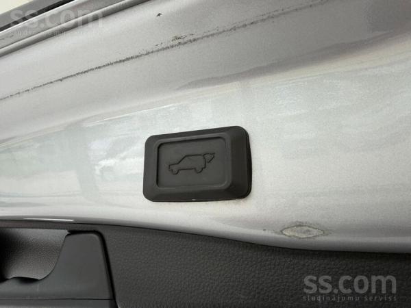 Pelēks Toyota RAV4 2023 Rīga, ar dzinēja tilpumu 2.50 L un nobraukumu 112 tūkst. km par 32500 €, foto 9 vietnē AUTOMOTO.COM.LV