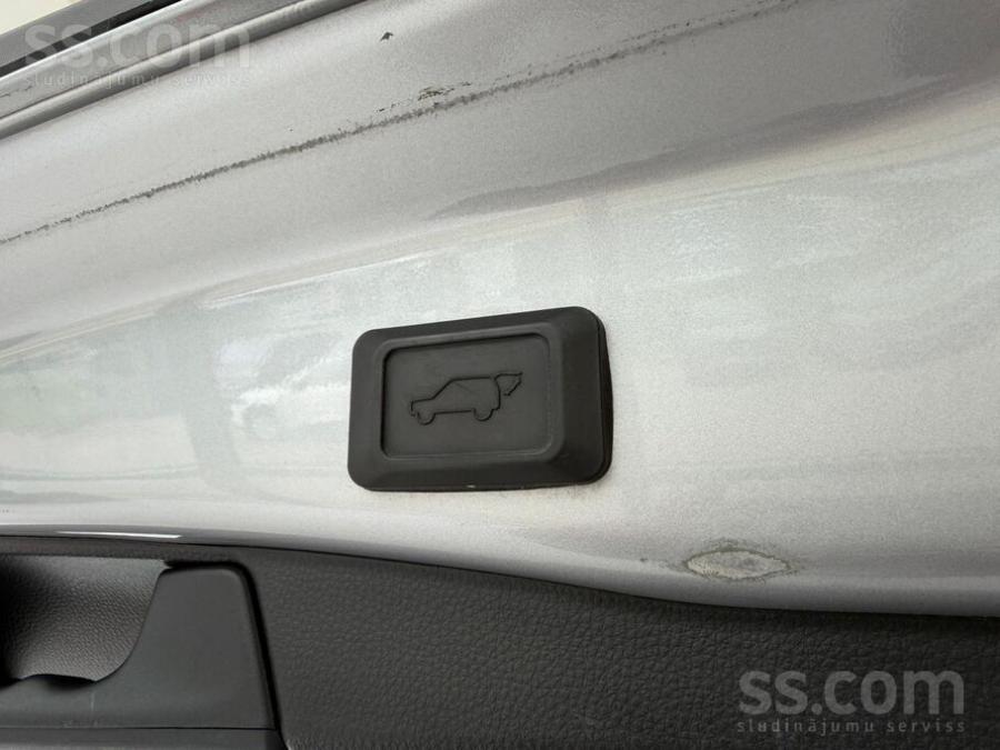 Pelēks Toyota RAV4 2023 Rīga, ar dzinēja tilpumu 2.50 L un nobraukumu 112 tūkst. km par 32500 €, foto 9 vietnē AUTOMOTO.COM.LV