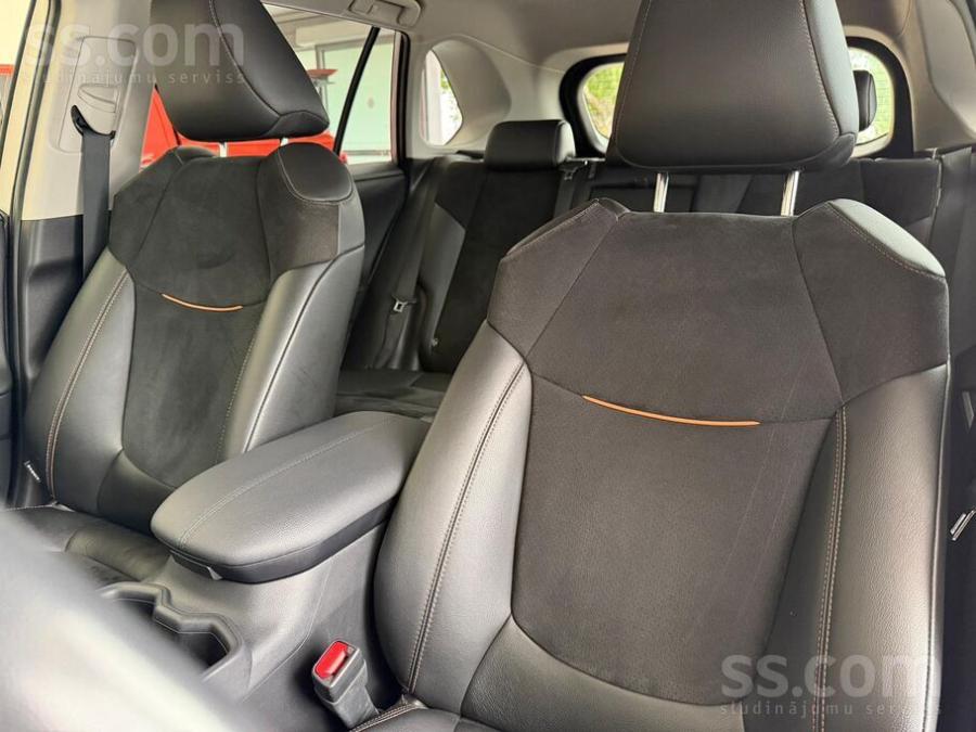 Pelēks Toyota RAV4 2023 Rīga, ar dzinēja tilpumu 2.50 L un nobraukumu 112 tūkst. km par 32500 €, foto 10 vietnē AUTOMOTO.COM.LV
