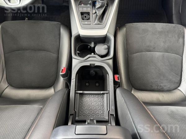 Pelēks Toyota RAV4 2023 Rīga, ar dzinēja tilpumu 2.50 L un nobraukumu 112 tūkst. km par 32500 €, foto 11 vietnē AUTOMOTO.COM.LV