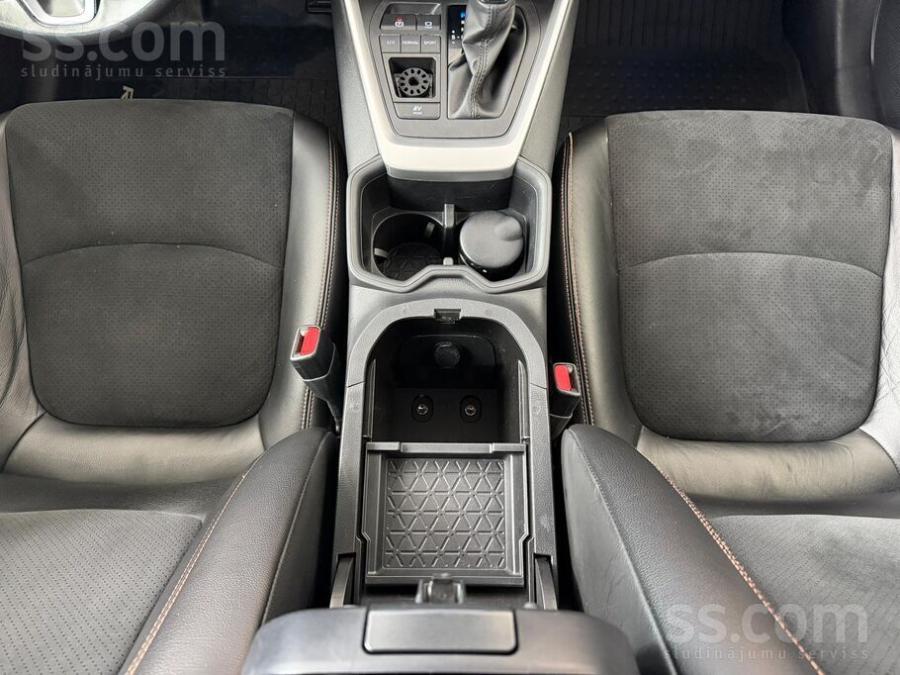 Pelēks Toyota RAV4 2023 Rīga, ar dzinēja tilpumu 2.50 L un nobraukumu 112 tūkst. km par 32500 €, foto 11 vietnē AUTOMOTO.COM.LV