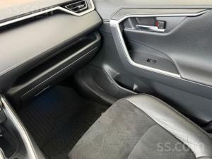 Pelēks Toyota RAV4 2023 Rīga, ar dzinēja tilpumu 2.50 L un nobraukumu 112 tūkst. km par 32500 €, foto 18 vietnē AUTOMOTO.COM.LV