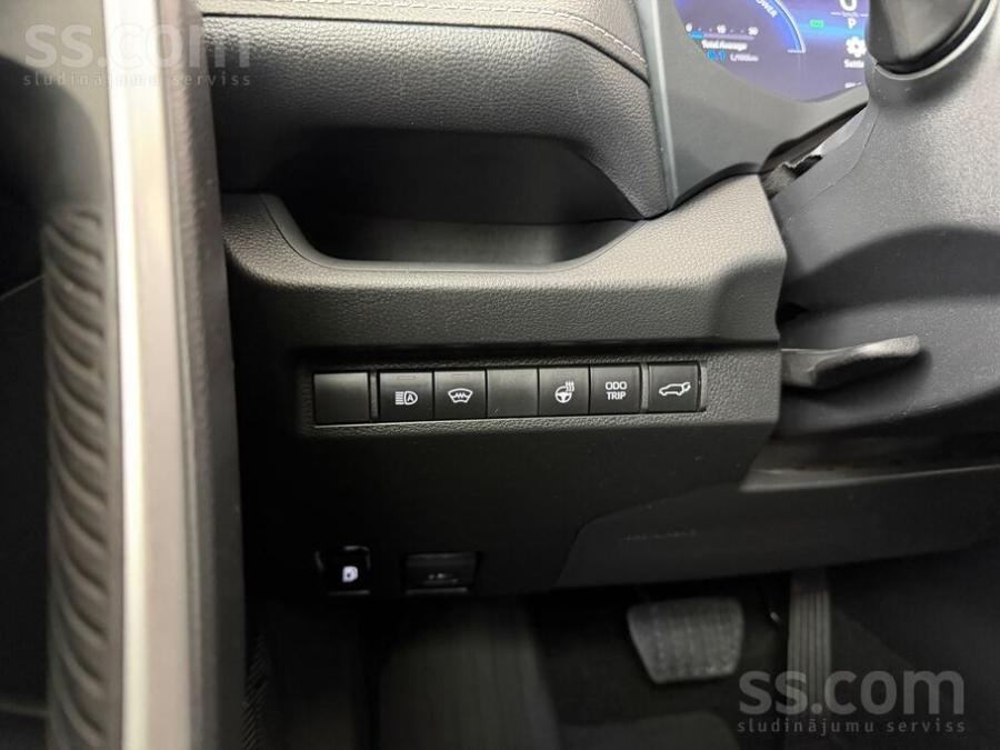 Pelēks Toyota RAV4 2023 Rīga, ar dzinēja tilpumu 2.50 L un nobraukumu 112 tūkst. km par 32500 €, foto 21 vietnē AUTOMOTO.COM.LV