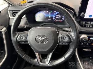 Pelēks Toyota RAV4 2023 Rīga, ar dzinēja tilpumu 2.50 L un nobraukumu 112 tūkst. km par 32500 €, foto 24 vietnē AUTOMOTO.COM.LV