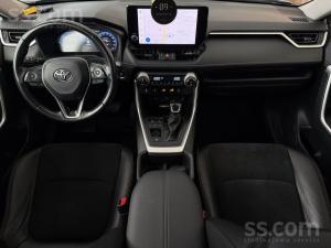 Pelēks Toyota RAV4 2023 Rīga, ar dzinēja tilpumu 2.50 L un nobraukumu 112 tūkst. km par 32500 €, foto 26 vietnē AUTOMOTO.COM.LV