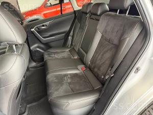 Pelēks Toyota RAV4 2023 Rīga, ar dzinēja tilpumu 2.50 L un nobraukumu 112 tūkst. km par 32500 €, foto 28 vietnē AUTOMOTO.COM.LV