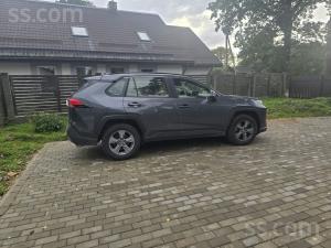 Pelēks Toyota RAV4 2023 Ogre, ar dzinēja tilpumu 2.00 L un nobraukumu 52 tūkst. km par 28500 €, foto 3 vietnē AUTOMOTO.COM.LV