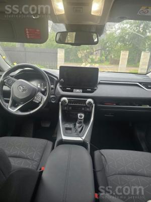 Pelēks Toyota RAV4 2023 Ogre, ar dzinēja tilpumu 2.00 L un nobraukumu 52 tūkst. km par 28500 €, foto 5 vietnē AUTOMOTO.COM.LV