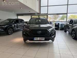 Серый Тойота РАВ 4 2023 в Рига, объемом двигателя 2.50 л и пробегом 29 тыс. км за 38500 €, фото 3 на AUTOMOTO.COM.LV