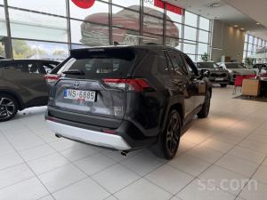 Серый Тойота РАВ 4 2023 в Рига, объемом двигателя 2.50 л и пробегом 29 тыс. км за 38500 €, фото 6 на AUTOMOTO.COM.LV