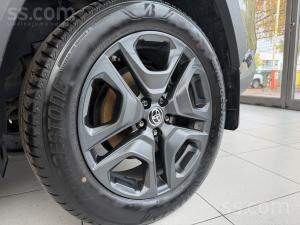 Серый Тойота РАВ 4 2023 в Рига, объемом двигателя 2.50 л и пробегом 29 тыс. км за 38500 €, фото 8 на AUTOMOTO.COM.LV
