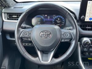 Pelēks Toyota RAV4 2023 Rīga, ar dzinēja tilpumu 2.50 L un nobraukumu 45 tūkst. km par 40990 €, foto 13 vietnē AUTOMOTO.COM.LV