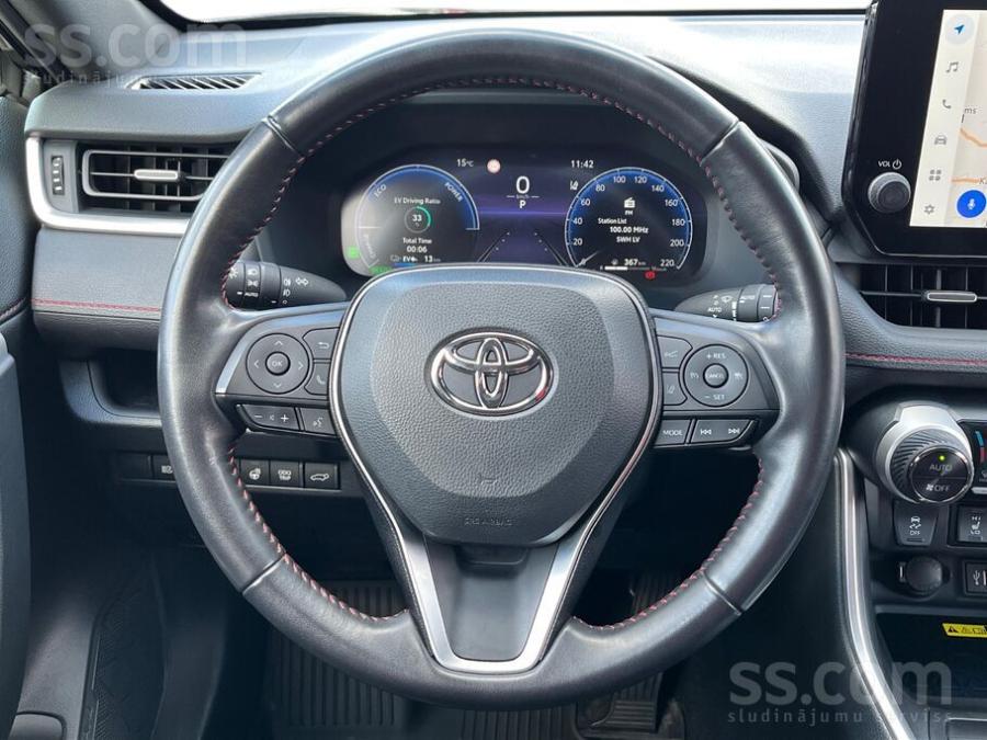 Pelēks Toyota RAV4 2023 Rīga, ar dzinēja tilpumu 2.50 L un nobraukumu 45 tūkst. km par 40990 €, foto 13 vietnē AUTOMOTO.COM.LV