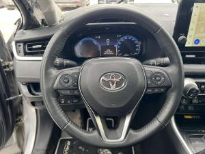 Pelēks Toyota RAV4 2024 Kauņa, ar dzinēja tilpumu 2.49 L un nobraukumu 62 tūkst. km par 9900 €, foto 28 vietnē AUTOMOTO.COM.LV