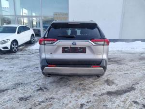 Pelēks Toyota RAV4 2024 Marijampole, ar dzinēja tilpumu 2.49 L un nobraukumu 68 tūkst. km par 29400 €, foto 6 vietnē AUTOMOTO.COM.LV