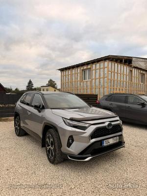 Grey Toyota RAV4 2024 in Tallinn, with an engine capacity of 2.50 L and mileage of 25 thousand km for 51500 €, photo 2 on AUTOMOTO.COM.LV