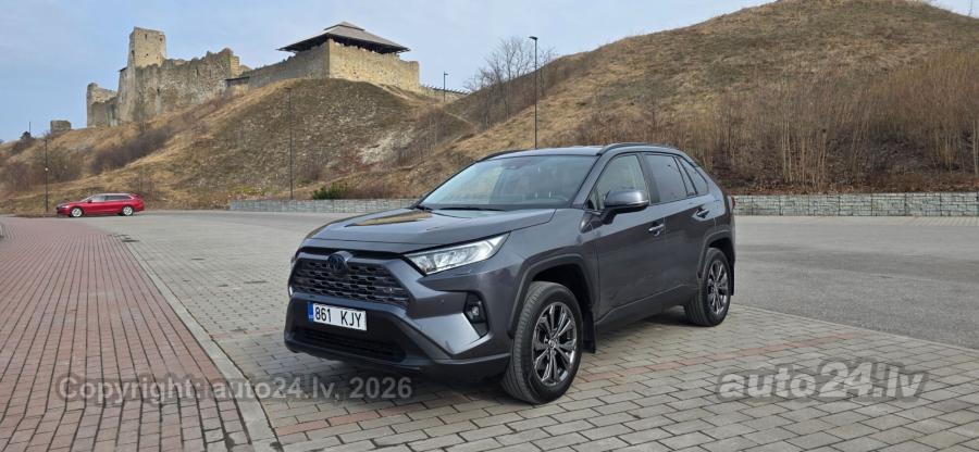 Pelēks Toyota RAV4 2024 Rakvere, ar dzinēja tilpumu 2.50 L un nobraukumu 45 tūkst. km par 39499 €, foto 3 vietnē AUTOMOTO.COM.LV