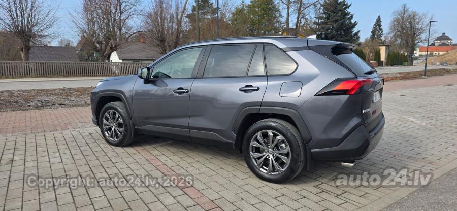 Pelēks Toyota RAV4 2024 Rakvere, ar dzinēja tilpumu 2.50 L un nobraukumu 45 tūkst. km par 39499 €, foto 4 vietnē AUTOMOTO.COM.LV