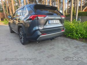 Grey Toyota RAV4 2024 in Parnu, with an engine capacity of 2.50 L and mileage of 25 thousand km for 40000 €, photo 3 on AUTOMOTO.COM.LV