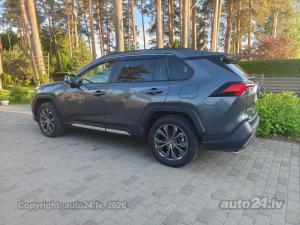 Grey Toyota RAV4 2024 in Parnu, with an engine capacity of 2.50 L and mileage of 25 thousand km for 40000 €, photo 5 on AUTOMOTO.COM.LV