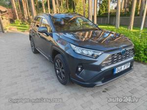 Grey Toyota RAV4 2024 in Parnu, with an engine capacity of 2.50 L and mileage of 25 thousand km for 40000 €, photo 10 on AUTOMOTO.COM.LV