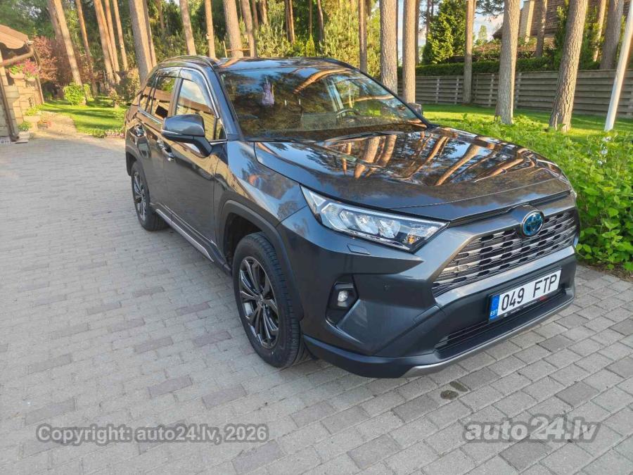 Grey Toyota RAV4 2024 in Parnu, with an engine capacity of 2.50 L and mileage of 25 thousand km for 40000 €, photo 10 on AUTOMOTO.COM.LV