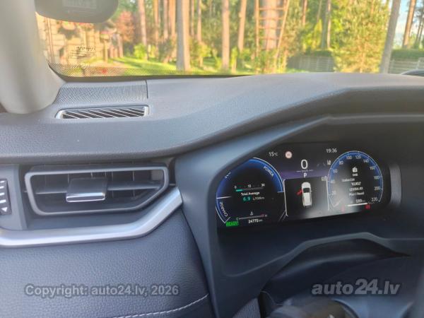 Grey Toyota RAV4 2024 in Parnu, with an engine capacity of 2.50 L and mileage of 25 thousand km for 40000 €, photo 10 on AUTOMOTO.COM.LV