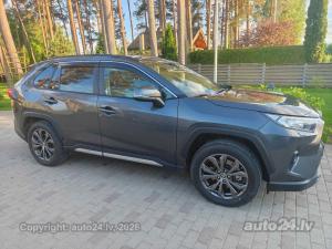Grey Toyota RAV4 2024 in Parnu, with an engine capacity of 2.50 L and mileage of 25 thousand km for 40000 €, photo 15 on AUTOMOTO.COM.LV