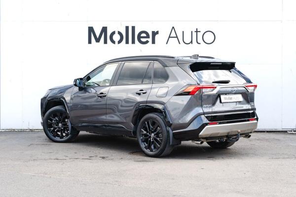 Pelēks Toyota RAV4 2024 Rīga, ar dzinēja tilpumu 2.50 L un nobraukumu 78 tūkst. km par 36950 €, foto 3 vietnē AUTOMOTO.COM.LV
